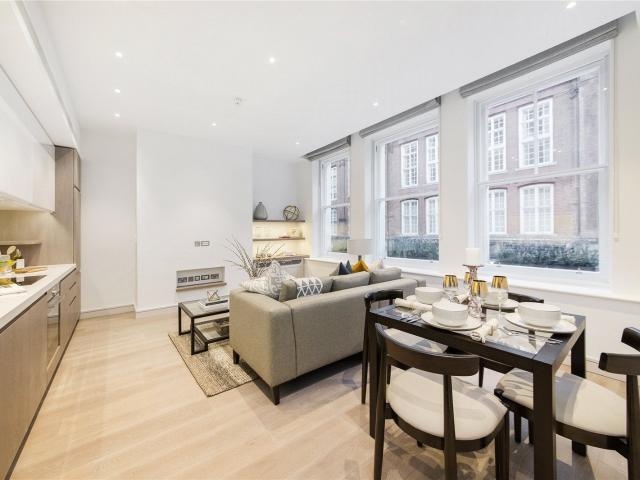 Apartment at Henrietta Street, City of Westminster