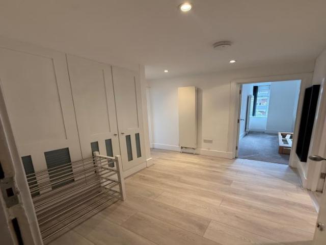 Apartment at Henriques Street, Greater London