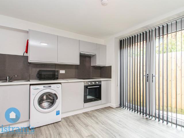 Apartment at Henry Road, Nottingham