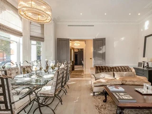 Apartment at Herbert Crescent, Greater London