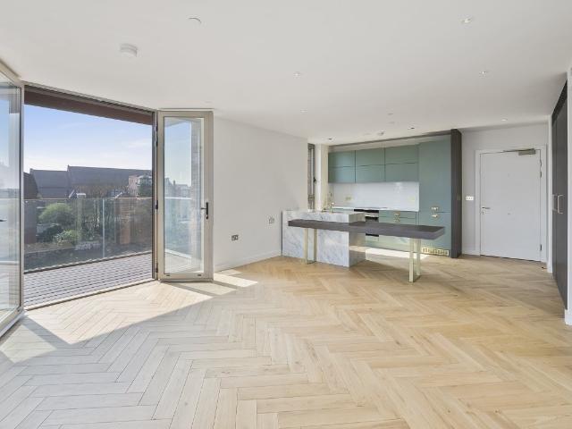 Apartment at Heritage Lane, Greater London