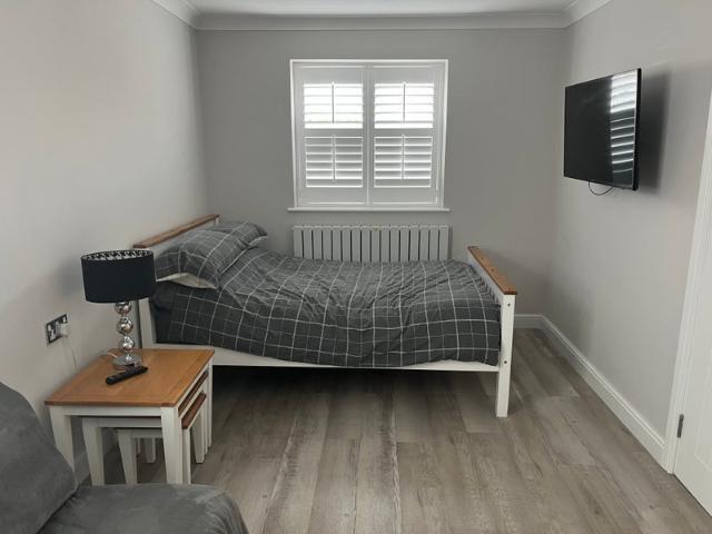 Room at Heron Gardens, Bristol