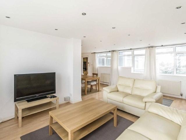 Apartment at Heronsforde, Greater London