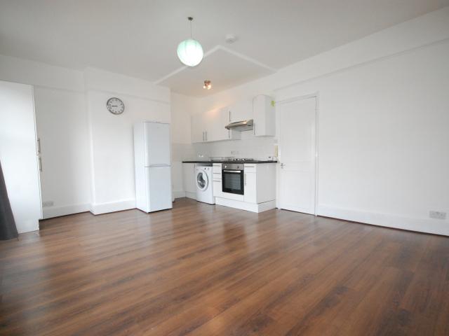 Apartment at Hermitage Road, Greater London