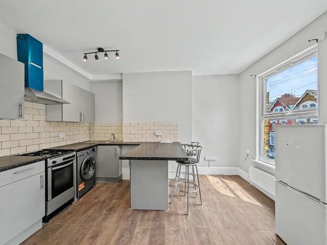 Apartment at Hermitage Road, Greater London