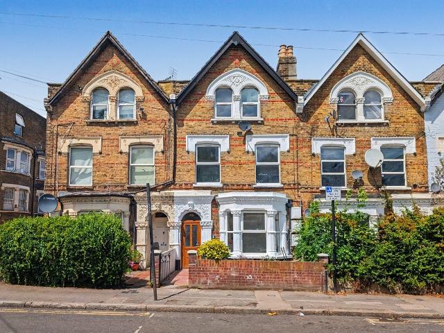 Apartment at Hermitage Road, Greater London