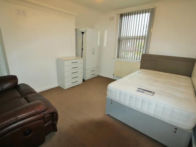 Apartment at Hermitage Road, Greater London