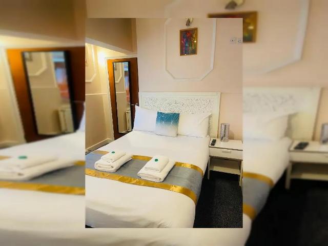 Apartment at Hermitage Road, Greater London