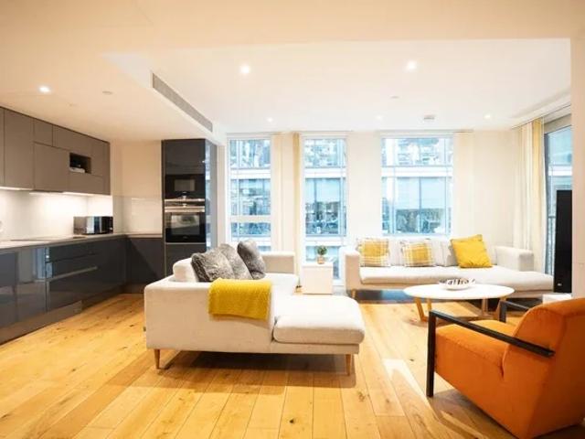 Apartment at Hermitage Street, City of Westminster