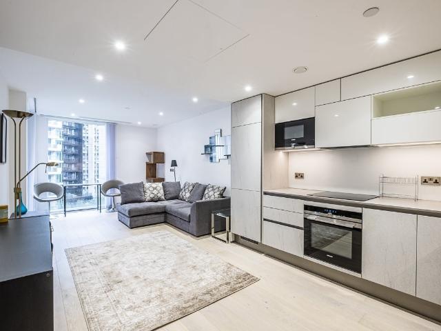 Apartment at Hermitage Street, City of Westminster