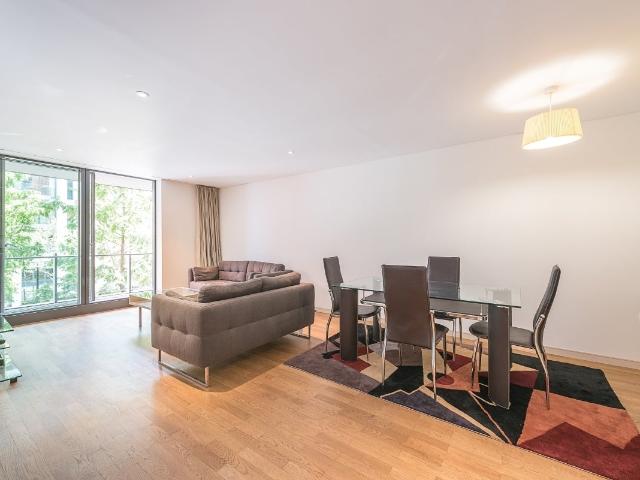 Apartment at Hermitage Street, City of Westminster