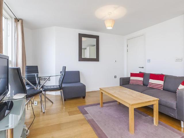 Apartment at Hermitage Street, City of Westminster