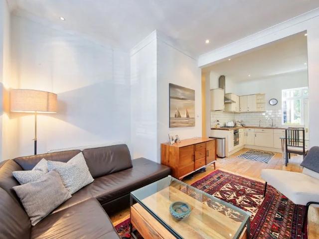 Apartment at Herndon Road, Greater London