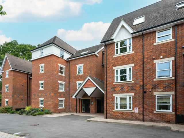 Apartment at Hernes Crescent, Oxford