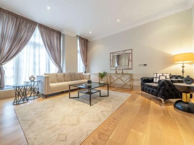 Apartment at Hertford Street, City of Westminster