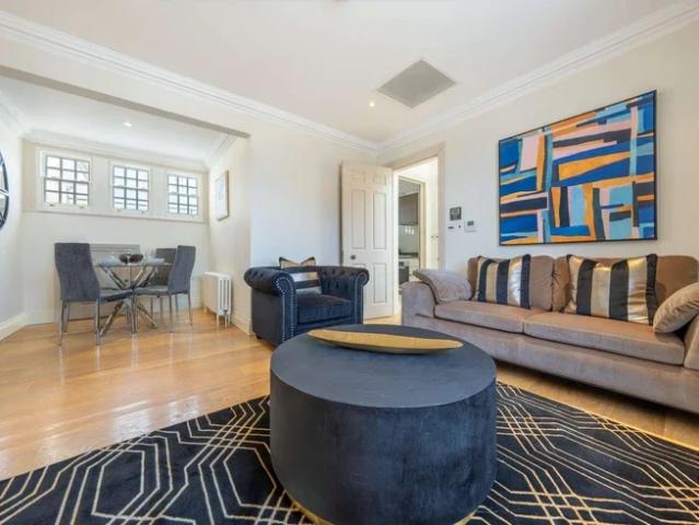 Apartment at Hertford Street, City of Westminster