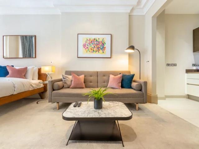 Apartment at Hertford Street, City of Westminster