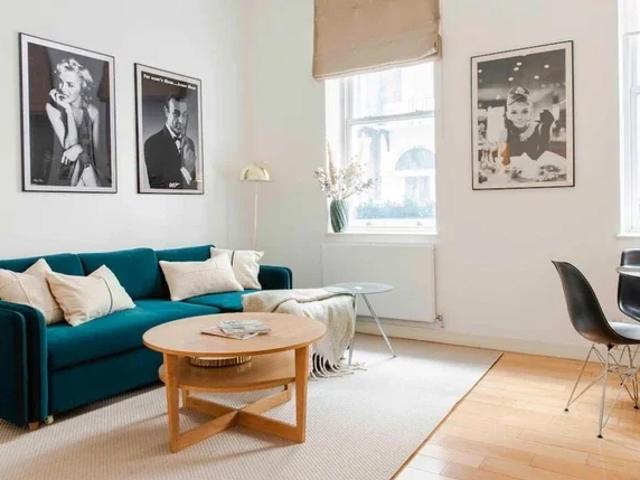 Apartment at Hertford Street, City of Westminster