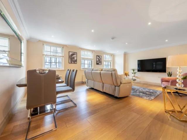 Apartment at Hertford Street, City of Westminster