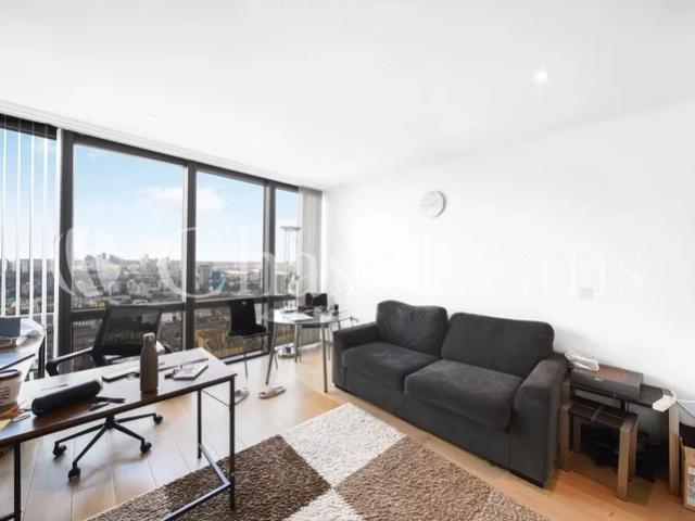 Apartment at Hertsmere Road, Greater London