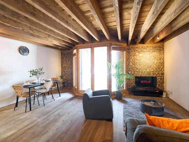 Apartment at Hertsmere Road, Greater London