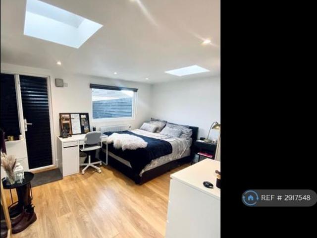 Apartment at Hitchin Road, Luton