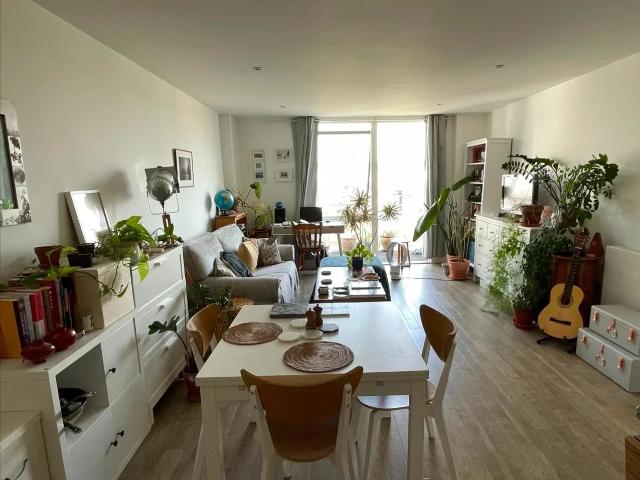 Apartment at Hickman Avenue, Greater London