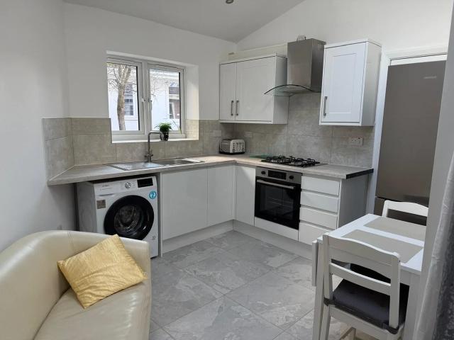 Apartment at High Point, Greater London