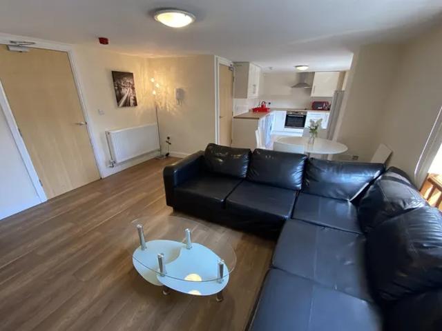 Apartment at High Road, Nottingham