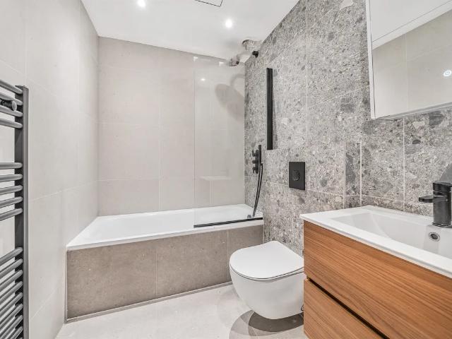 Apartment at High Road, Greater London