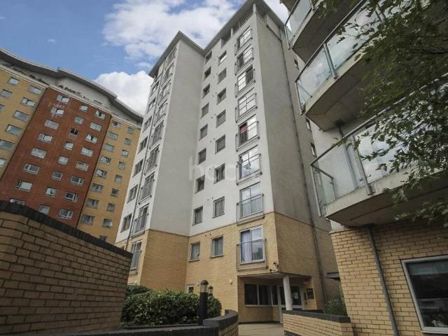 Apartment at High Road, Greater London