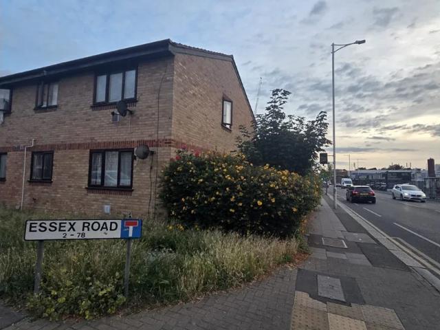 Apartment at High Road, Greater London