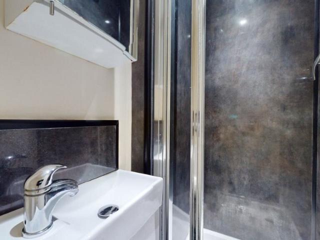 Apartment at High Road, Greater London