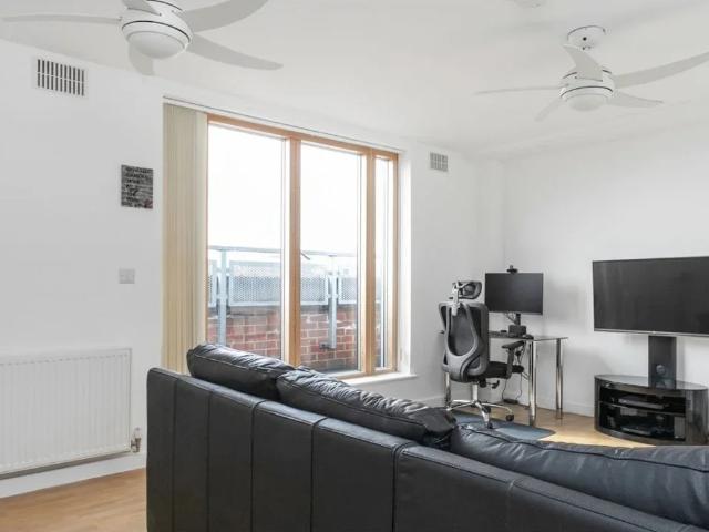 Apartment at High Road, Greater London