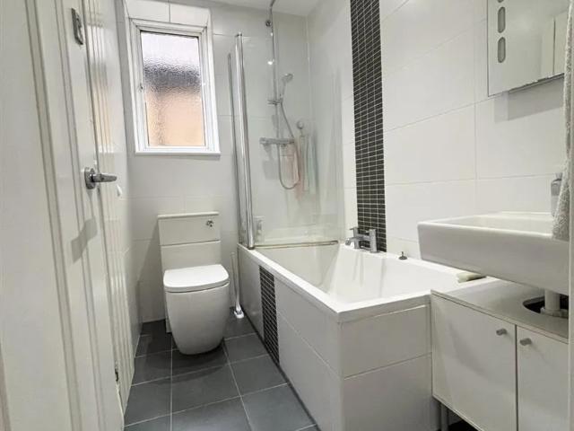 Apartment at High Road, Greater London