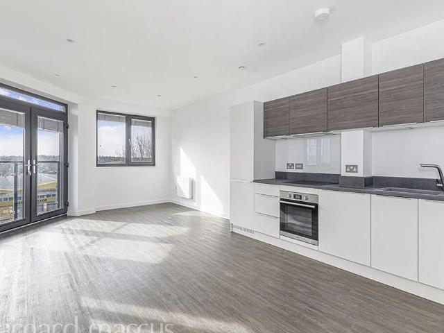 Apartment at High Road, Greater London