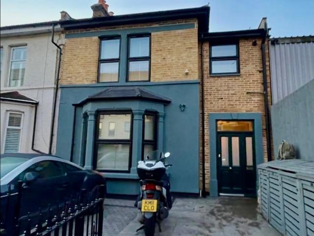 Apartment at High Road Leyton, Greater London