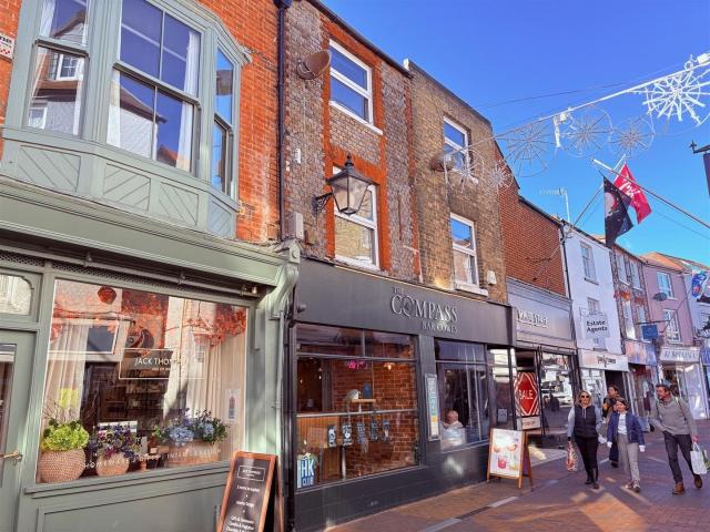 Apartment at High Street, Cowes
