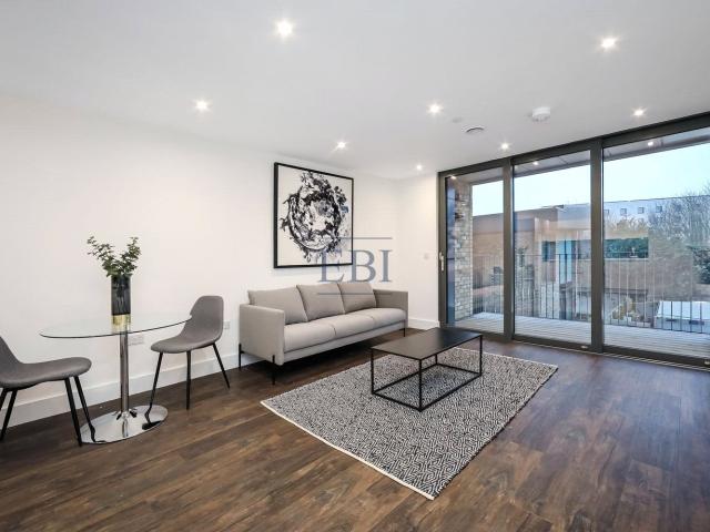 Apartment at High Street, Borough of Spelthorne