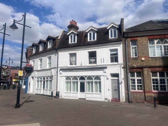 Apartment at High Street, Borough of Spelthorne