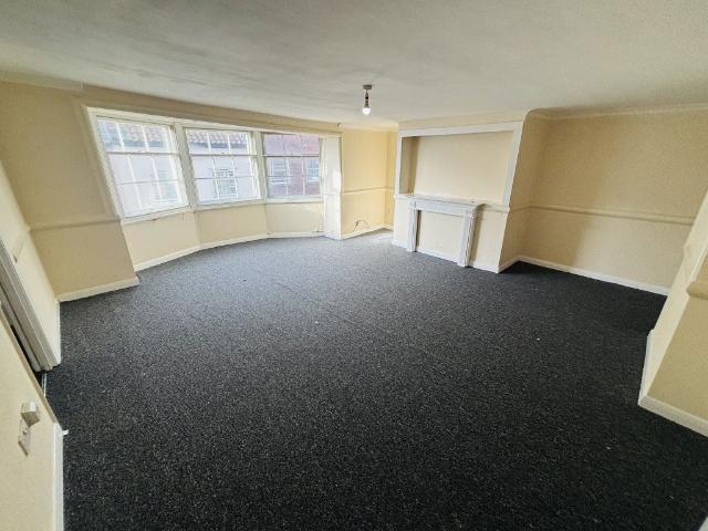 Apartment at High Street, Boston