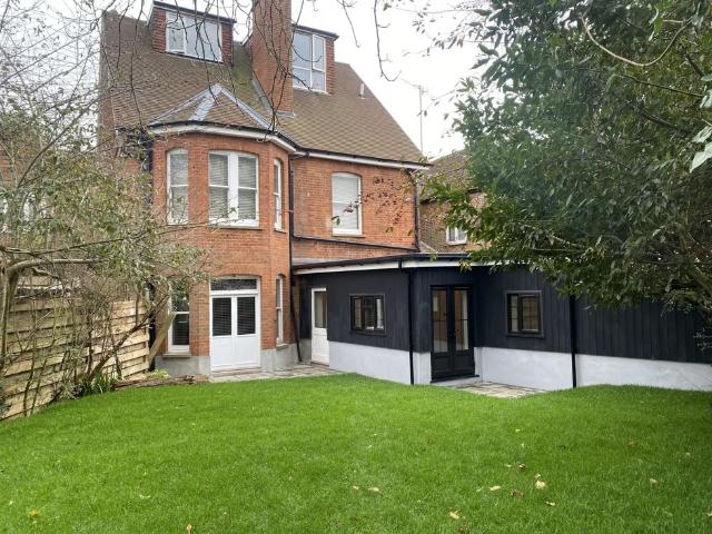 apartment at High Street, Bramley, GU5
