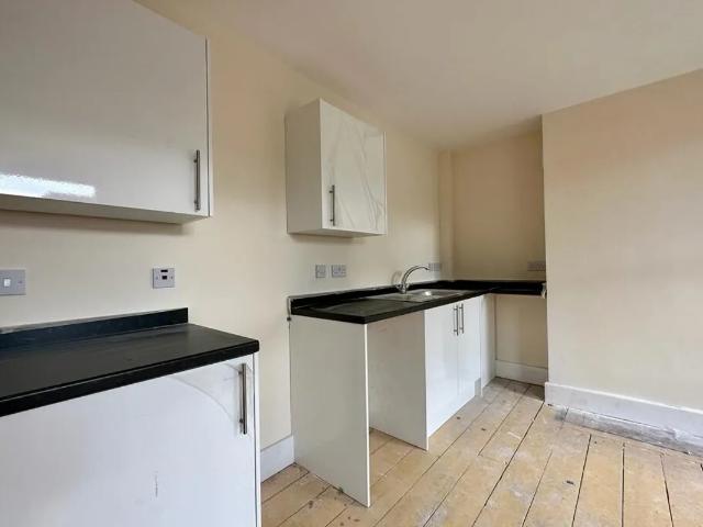 Apartment at High Street, Brentwood