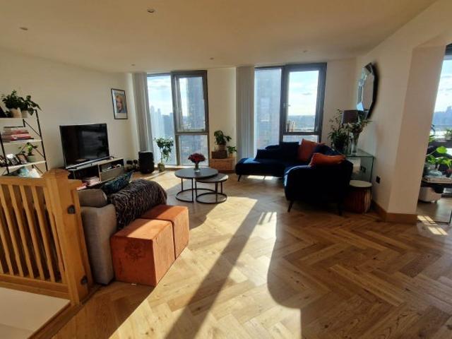 Apartment at High Street, Greater London