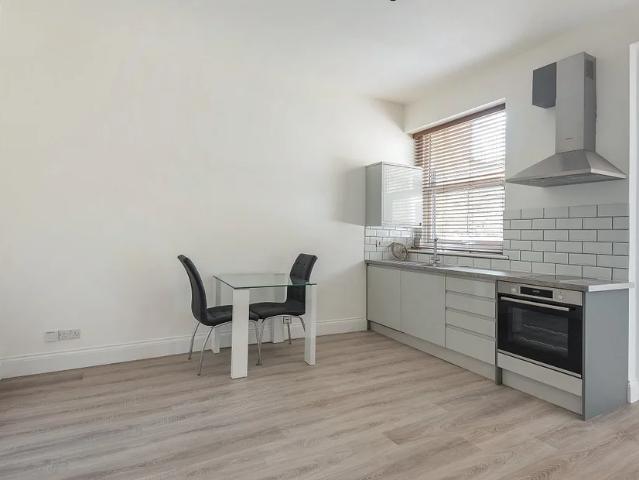 Apartment at High Street, Greater London