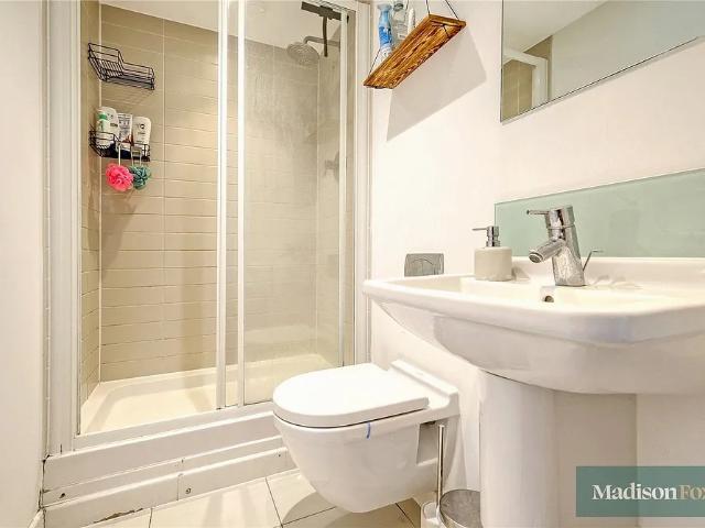 Apartment at High Street, Greater London