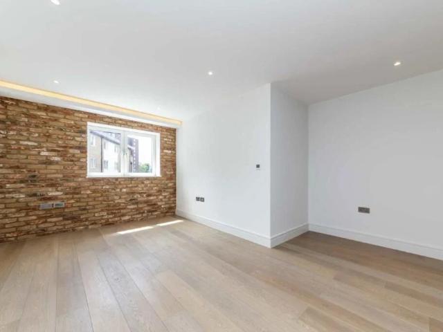 Apartment at High Street, Greater London