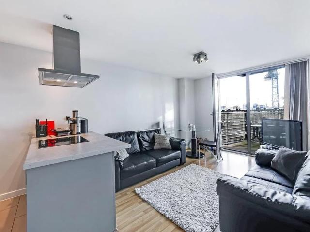 Apartment at High Street, Greater London