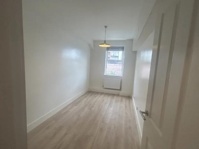 Apartment at High Street, Greater London