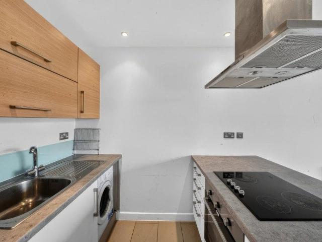 Apartment at High Street, Greater London